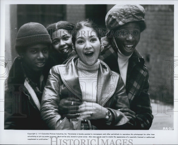 1975 Press PhotoFour actors in a Columbia Pictures film - Historic Images