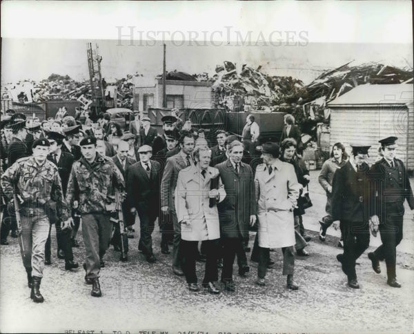 1974 Mr. Len Murray, the T.U.C. General-Secretary and protestors ...