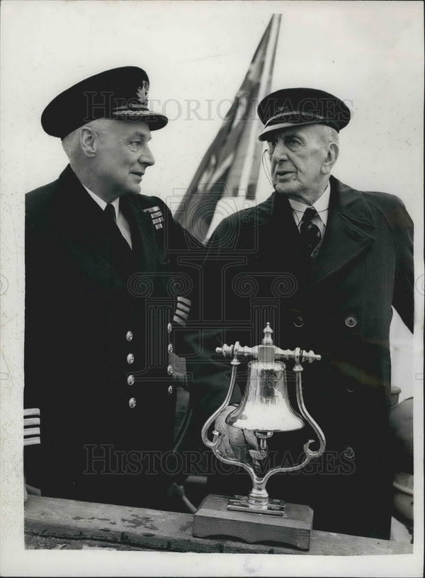 1953 Captain Gordon Steele & Captain G.E. Irving in Sark - Historic Images