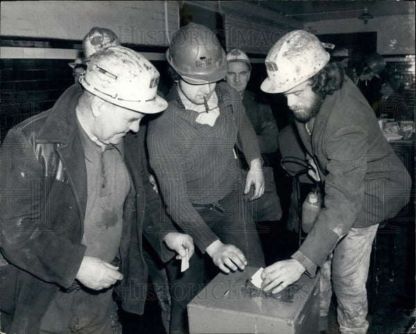 1977, Group Kent Miners Vote On Early Retirement Proposal - KSB27327 ...