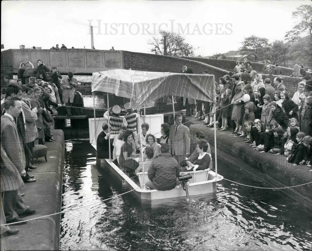 1964 The World s Largest Pie Dish During It s Maiden Voyage Historic 1964 The World s Largest Pie Dish During It s Maiden Voyage Historic