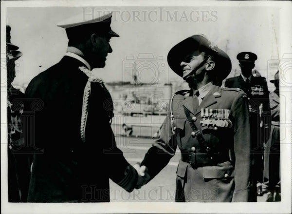 Press Photo Major J.J. Edwards Meets Admiral Earl Mountbatten ...