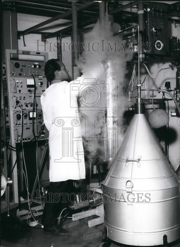1968 Nearly Reach the Absolute Freezing-point - KSB55011 - Historic Images