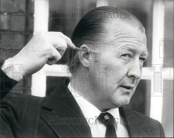 1981 Plastic Surgeon, Patrick Whitfield tells how he replaced ear ...