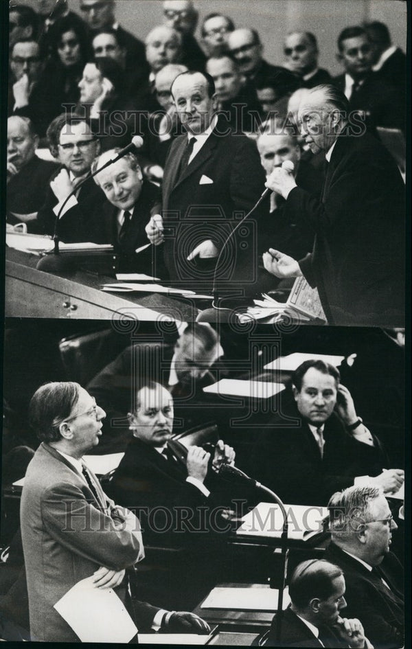 Parliament and government in Bonn Spiritedl - Historic Images