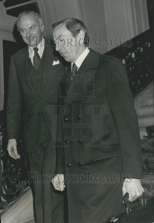 1980, Foreign Minister Warren Christopher and U.S. Ambassador Hartman ...