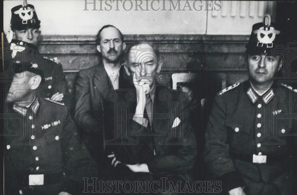 1960 General Field Marshal von Witzleben at court. - Historic Images