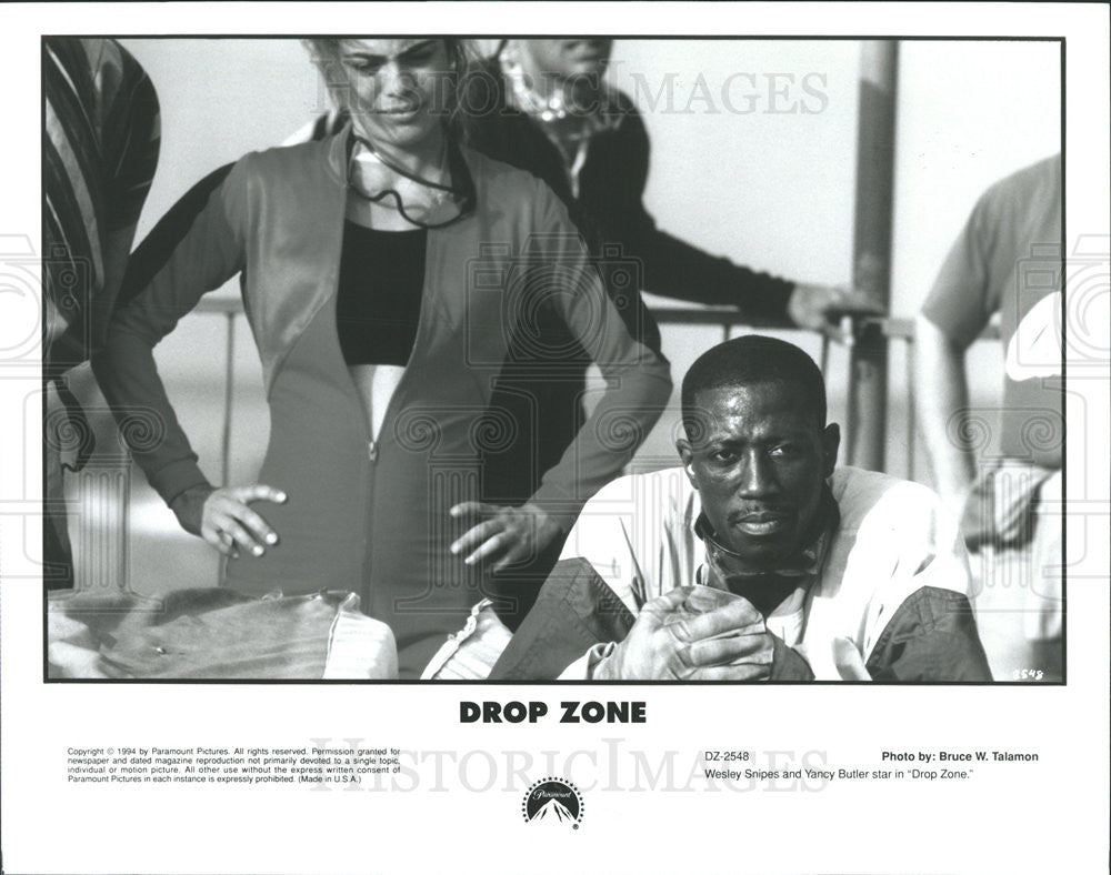 1994 Press Photo Drop Zone Wesley Snipes Yancy Bulter - Historic Images