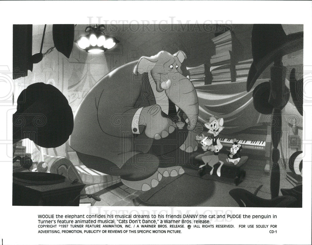 1997 Press Photo Cats Don't Dance Turner Woolie Elephant Danny Cat Pud ...