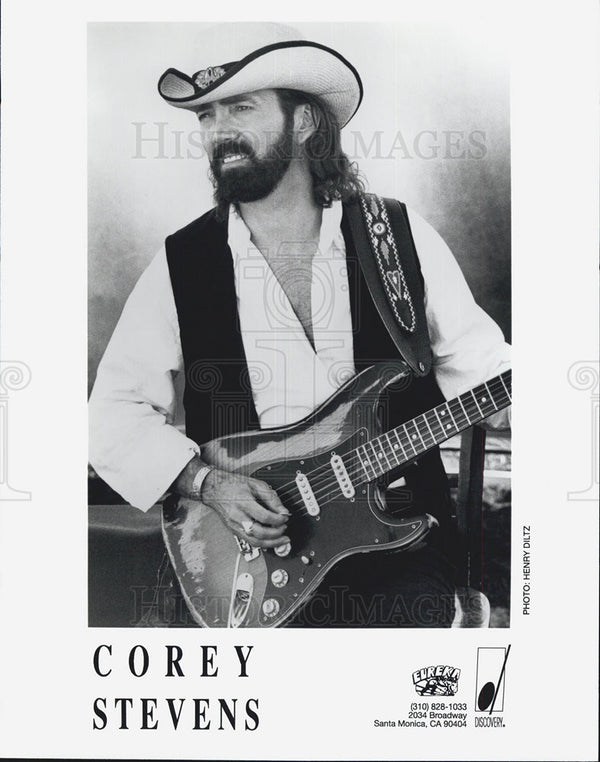 Press Photo COPY Corey Stevens With Guitar And Cowboy Hat - Historic Images