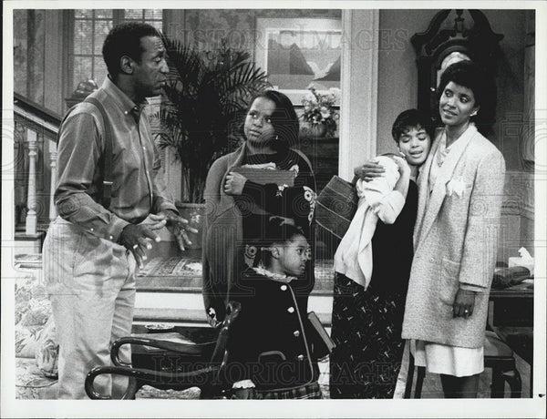 1985 Press Photo Actor/Comedian Billy Crosby With Cast Of "The Cosby S ...