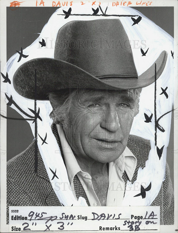 Jim Davis , actor. 1979 vintage promo photo print - Historic Images