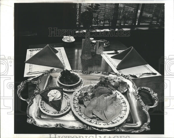 1973 Strongbow Turkey Inn Thanksgiving - Historic Images