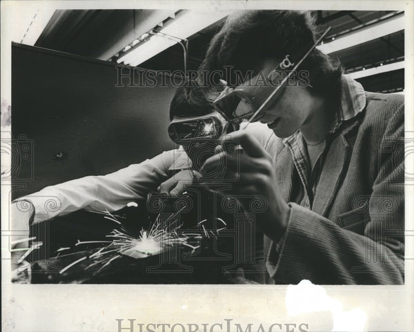 1981 EM University Welding - Historic Images