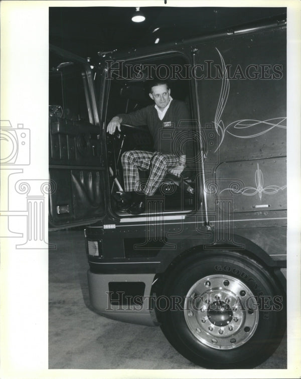 1987 Navistar's Springfield Ohio, truck plt - Historic Images