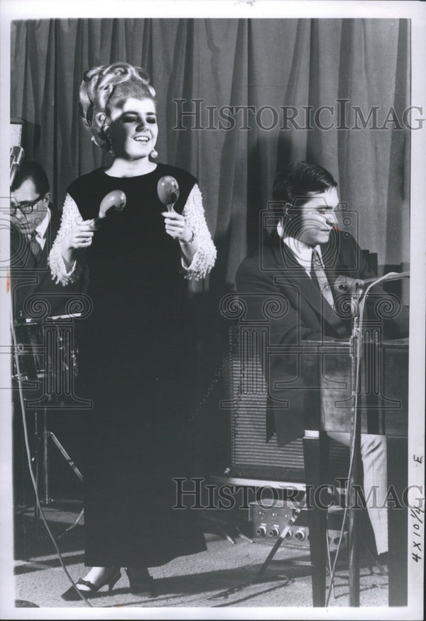 1967 Connie Graham Singer - Historic Images