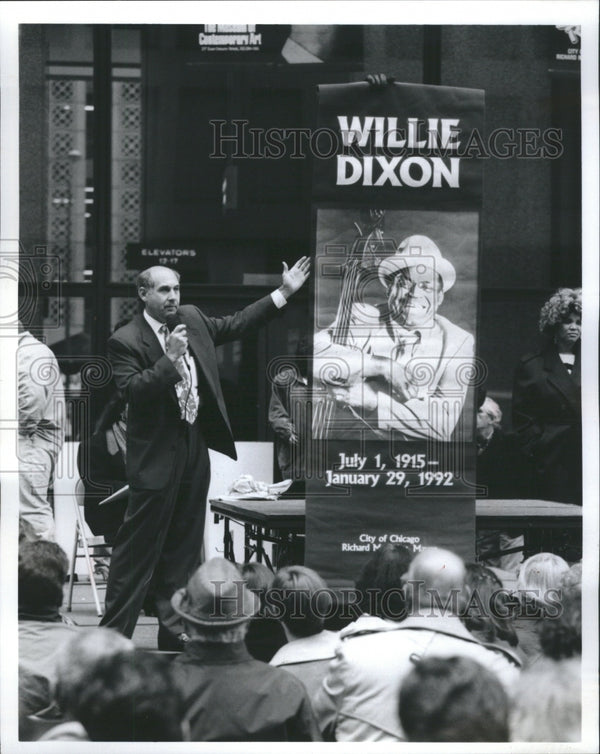 1992 Willie Dixon banner charity auction - Historic Images