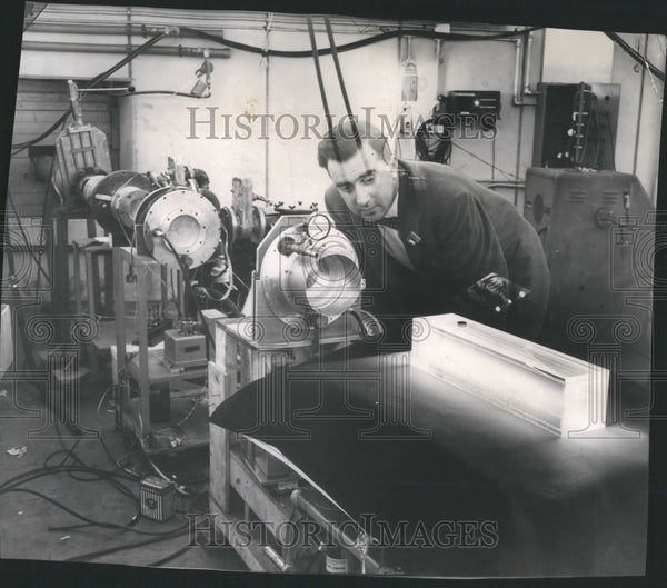 1957 Prof Albert V Crewe Physics Posed Secu - Historic Images