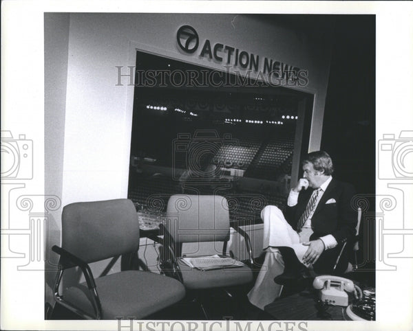 1988 Bill Bonds Television Anchor Reporter - Historic Images