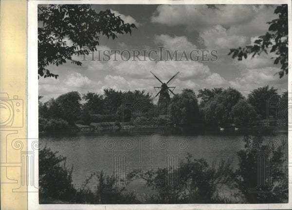 1942 Mount Emblem Cemetery La Granger Road - Historic Images
