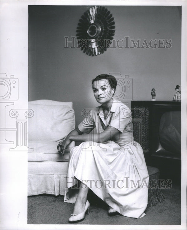 1958 Mary Ann Sheehy Model - Historic Images