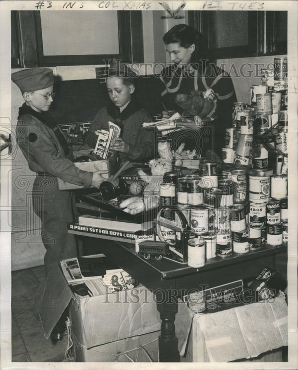 1946 Boy Scouts Deliver Donations - Historic Images