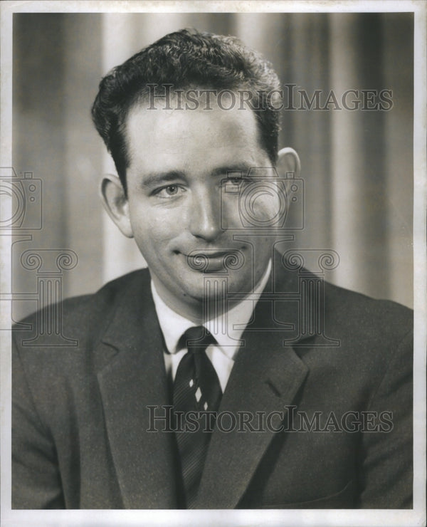 1957 Gordon Staples Concertmaster Violinist - Historic Images