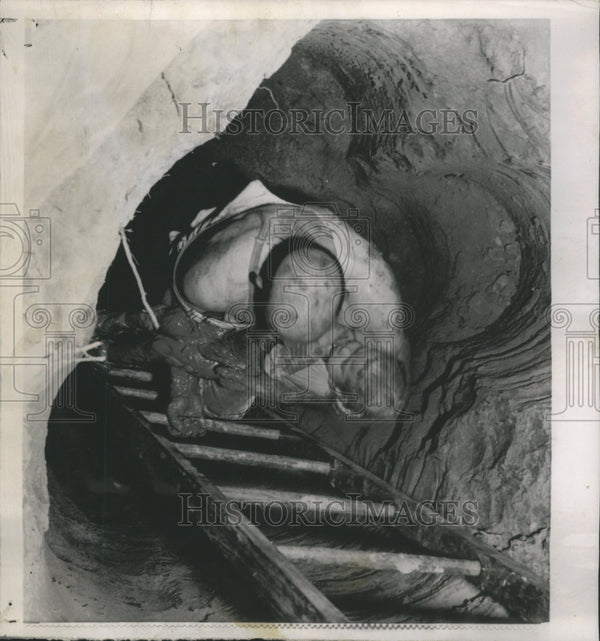 1951 Ralph Staley Carries Marie Anne Payne - Historic Images