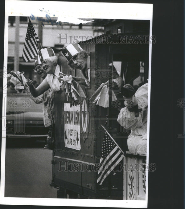 1984 Stephen Hegarty Weathernman - Historic Images