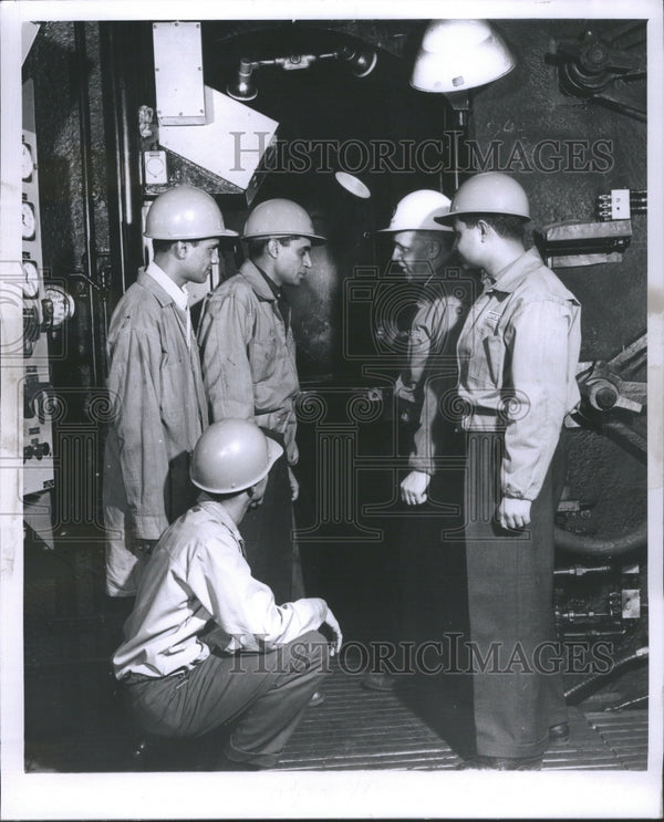 1961 Mill Foreman Tours Factory - Historic Images