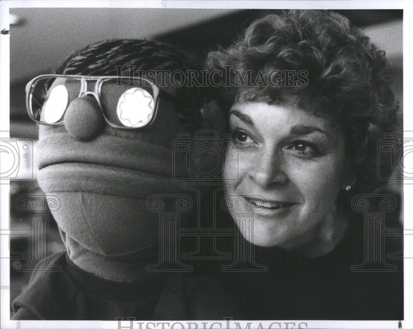 1991 Puppet Group Karen Isirigg Coordinator - Historic Images