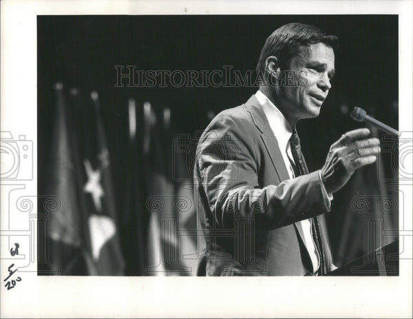 1987 Peter Berle speaks. - Historic Images