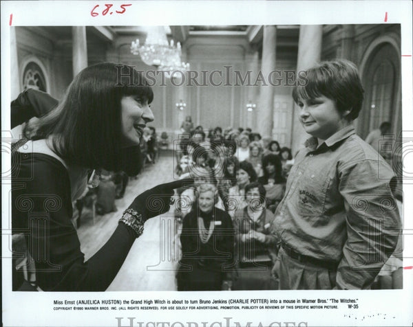 Anjelica Houston (Actress) - Historic Images