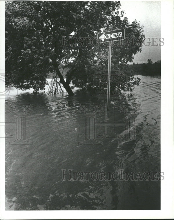 Road East Van Duke Flood Traffic - Historic Images
