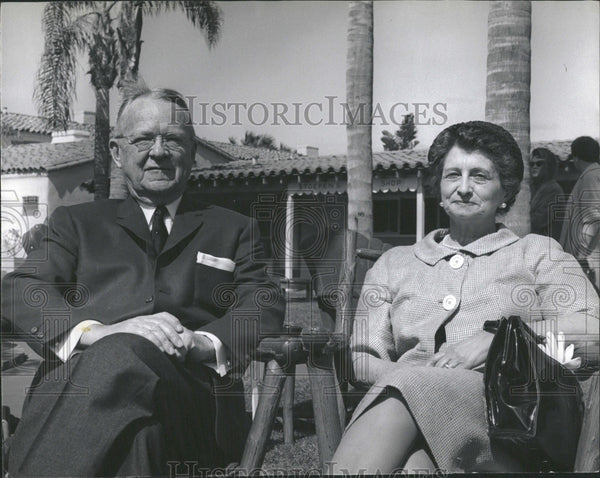 Franklin Ebaugh wife pose photo bag - Historic Images