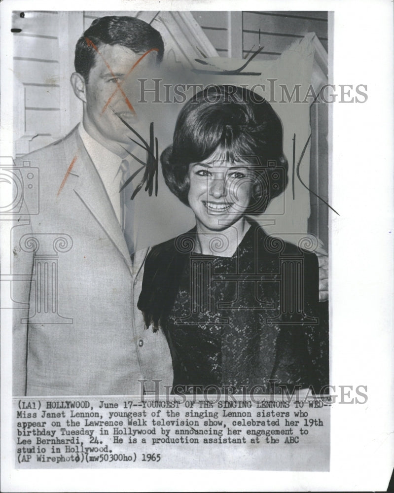 Singer Janet Lennon Lawrence Welk Show - Historic Images