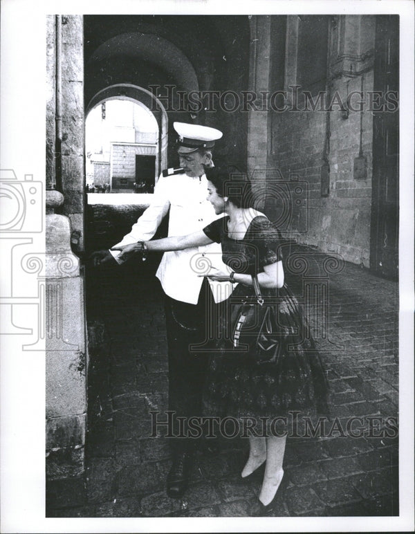 Ann landers, Eppie Lederer - Historic Images