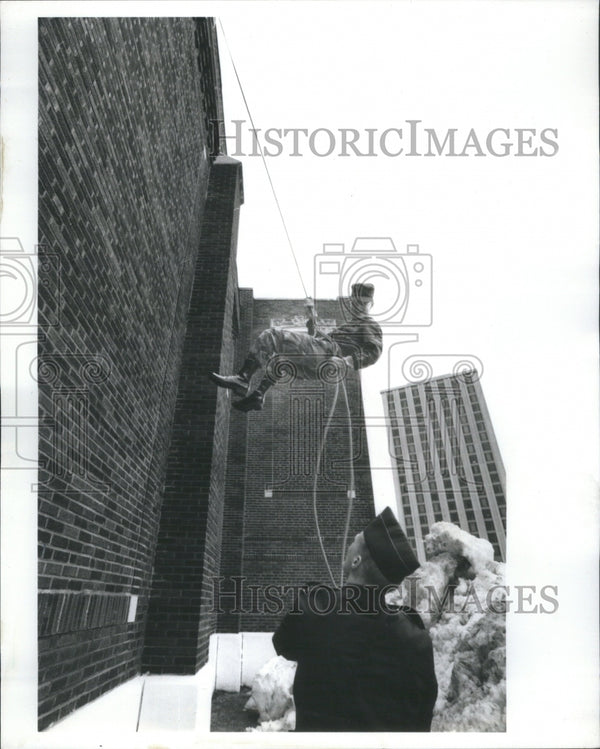 1988 Loyola ROTC rappelling demonstration - Historic Images