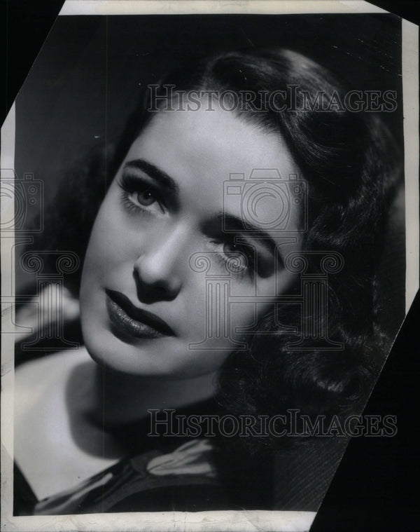 1951 Julia Stevens English actress children - RRU42677 - Historic Images
