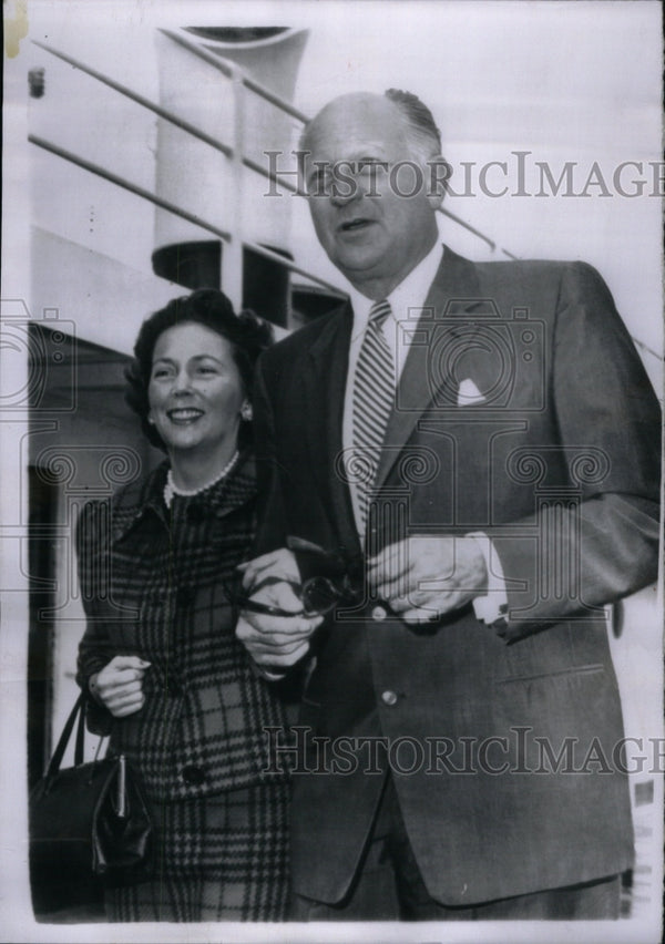 1959, ET Smith Field Castro America Power US - RRU52453 - Historic Images