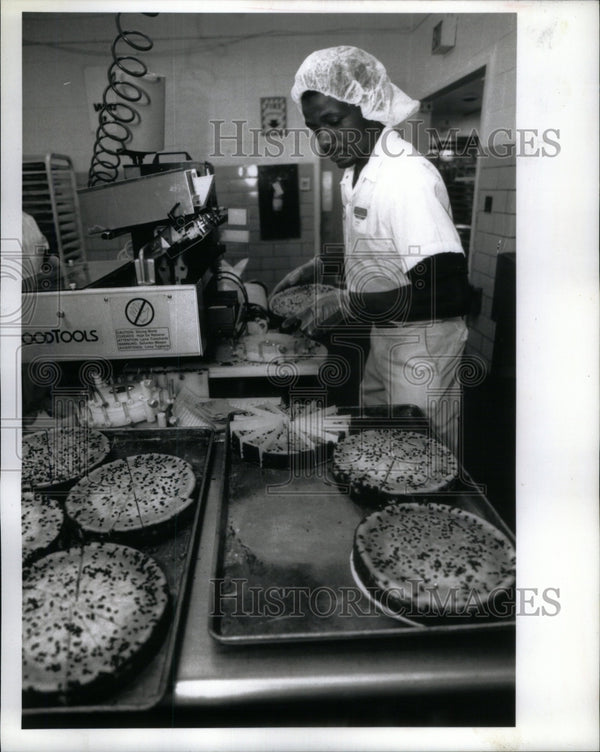 1993 Jerry Benson Cake Cutter GED Program - RRU58741 - Historic Images