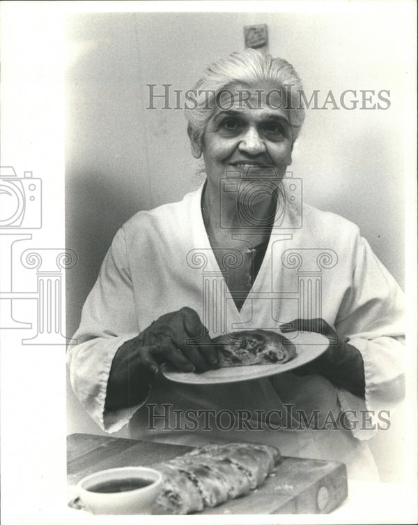 1982 Step by Step Calzone - Historic Images