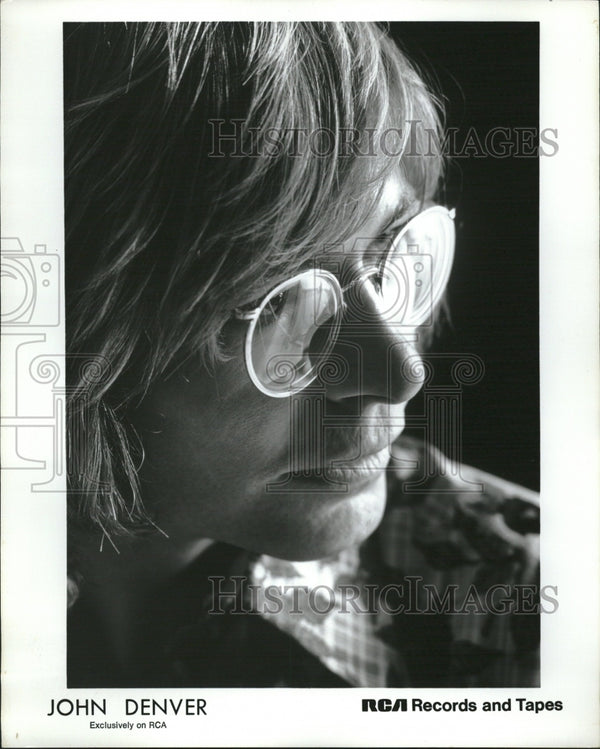 1974 John Denver singer songwriter activist - Historic Images