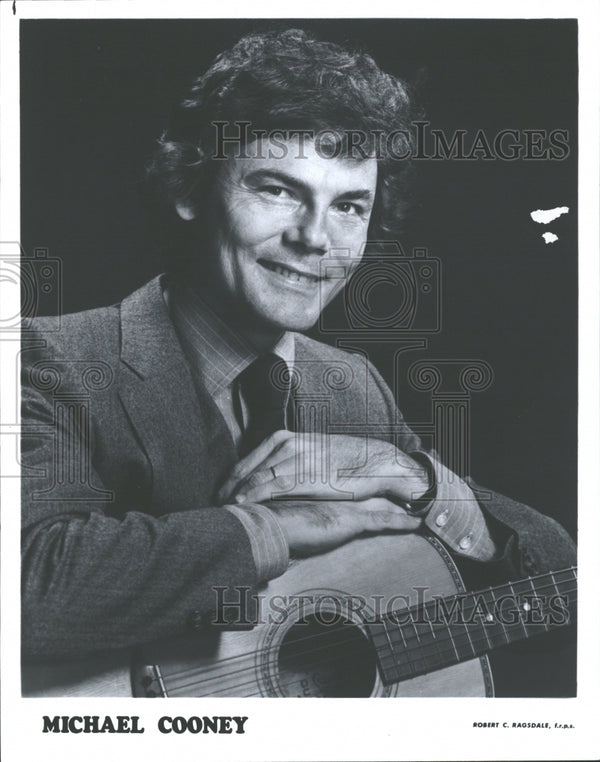 1982 Press Photo Michael Cooney musician guitarist US - RRV32239 ...
