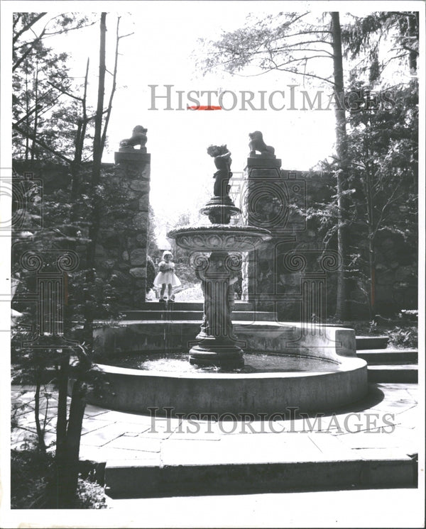 1958 Press Photo Cranbrook House/Booth Home Fountain - RRV33859 ...