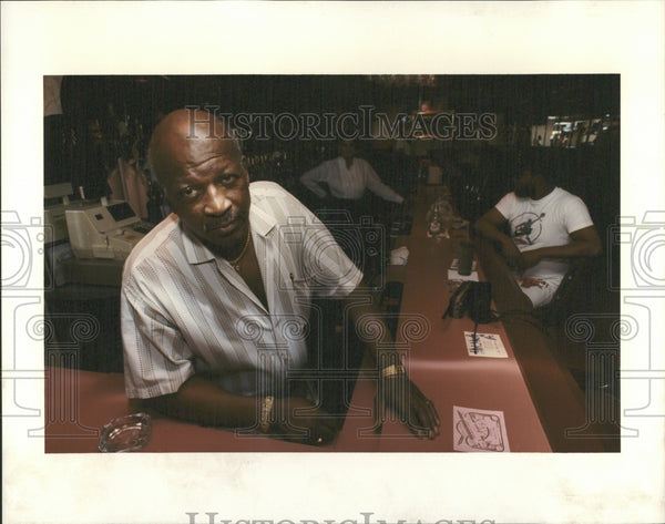 1991 John Catchings Zenobia's Bar Worker - Historic Images