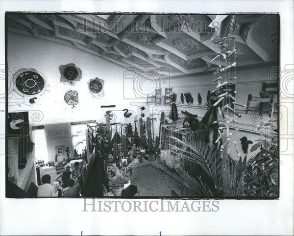 1975 Press Photo Pat Davis bank Hindsale Restaurant - RRV41467 ...