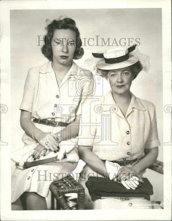 1941 Ernest Roussea Daughter Janet - Historic Images