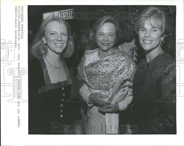 1995, Denver Mary harried Judith Judd Jan - RRV93301 - Historic Images