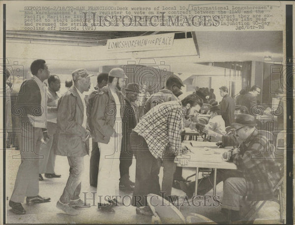 1972 Press Photo Dock Worker Longshoremen Union ware - Historic Images